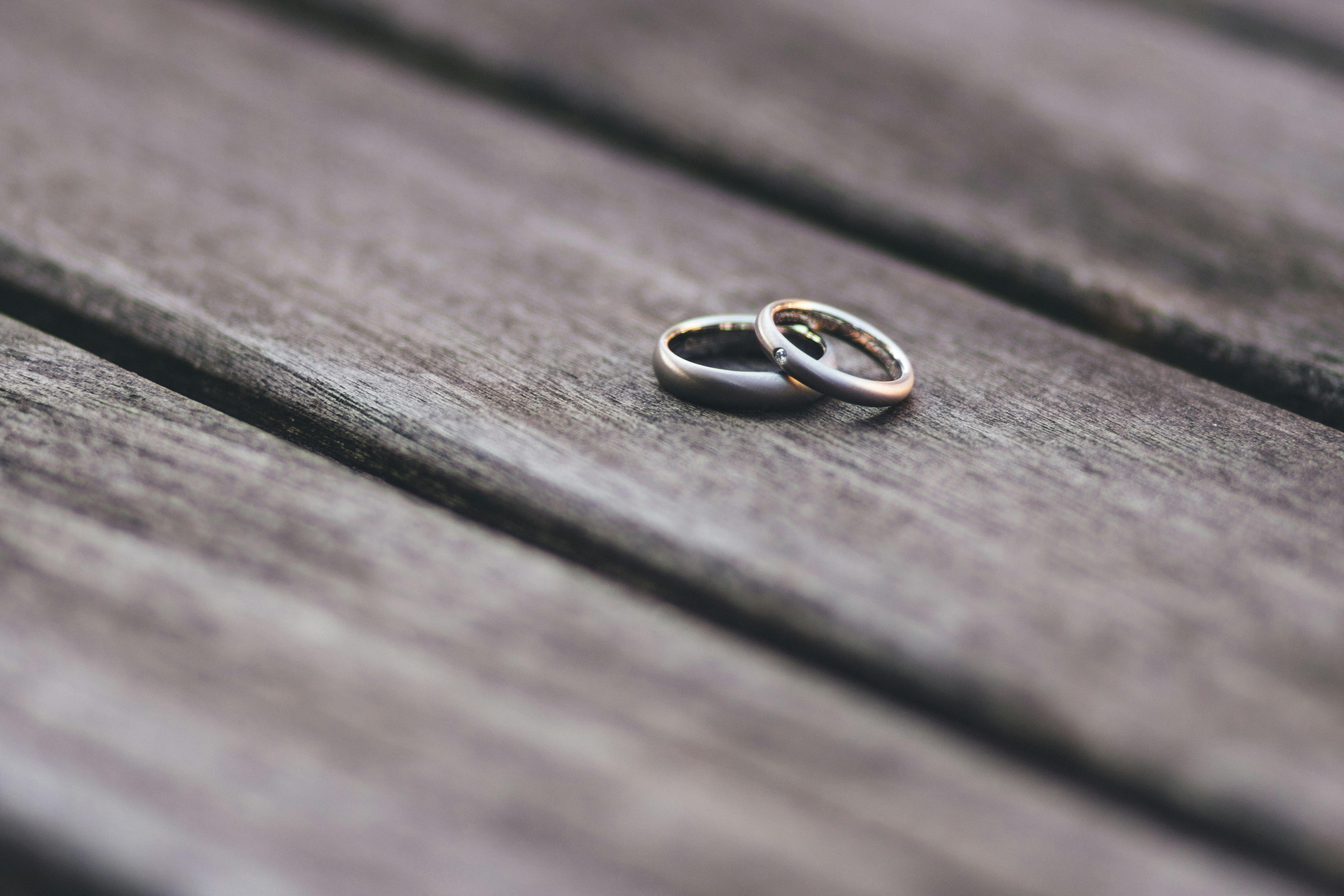 Free stock photos of wedding rings · Pexels
