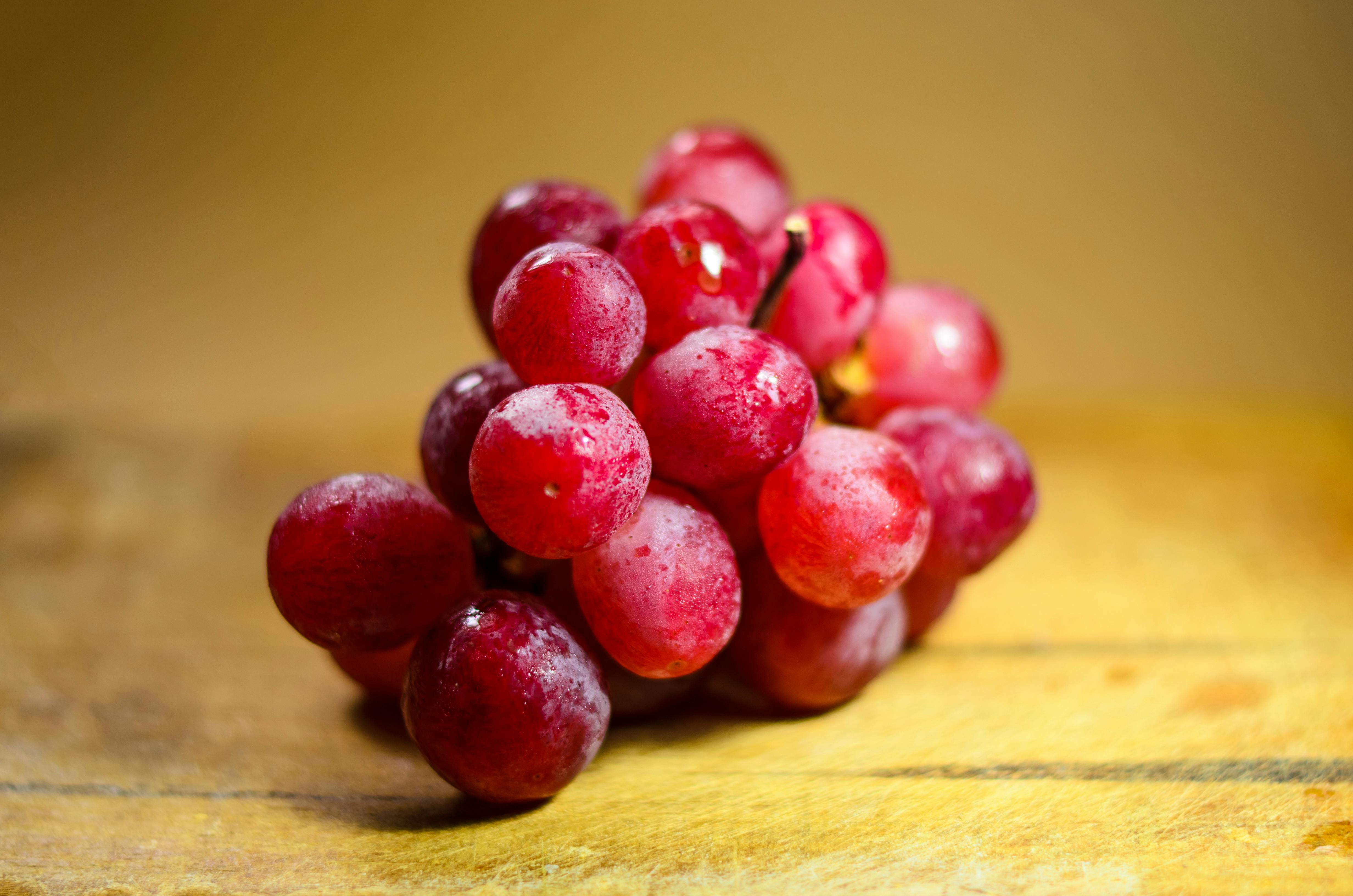 Free stock photos of red grapes · Pexels