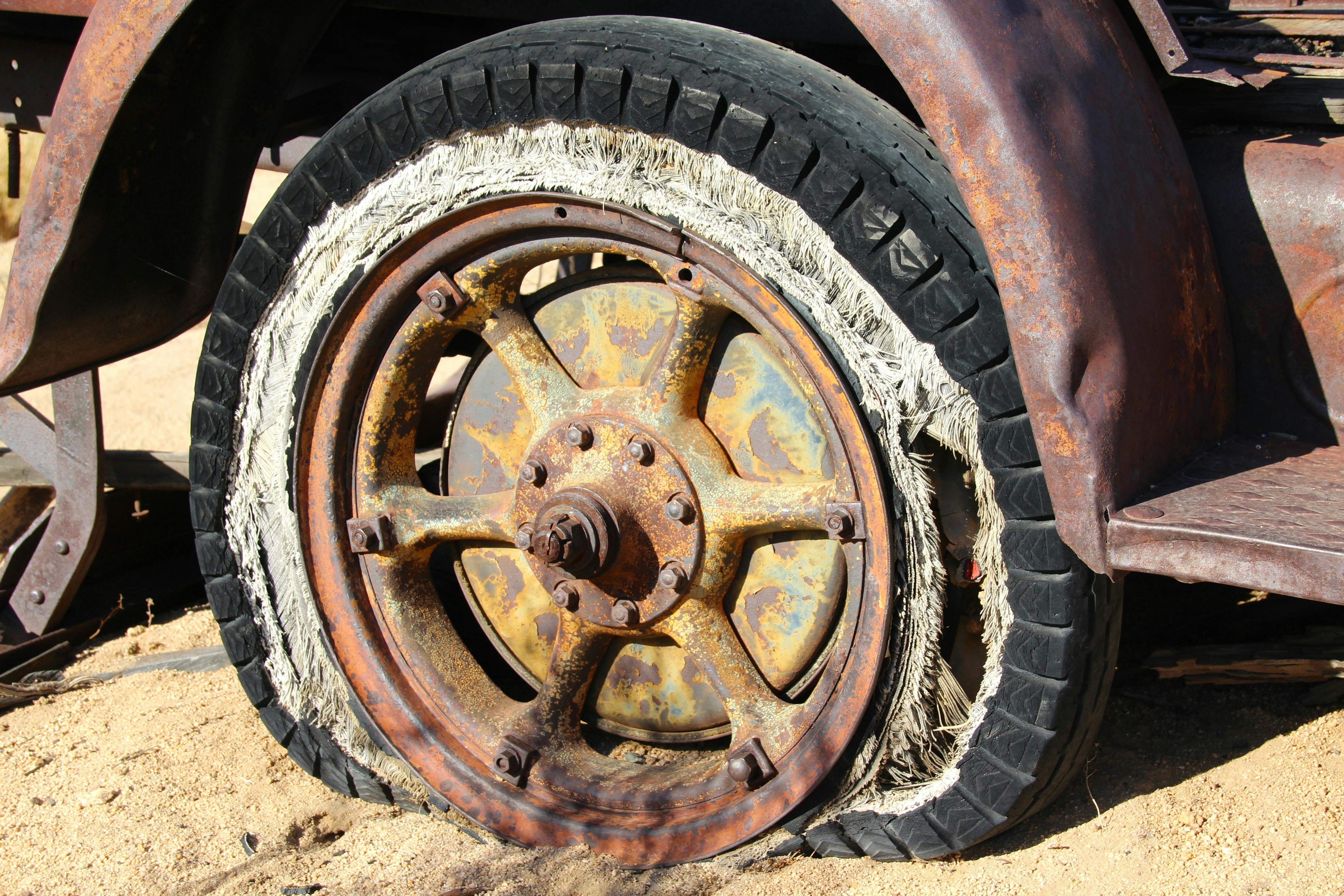 Free stock photos of flat tire · Pexels