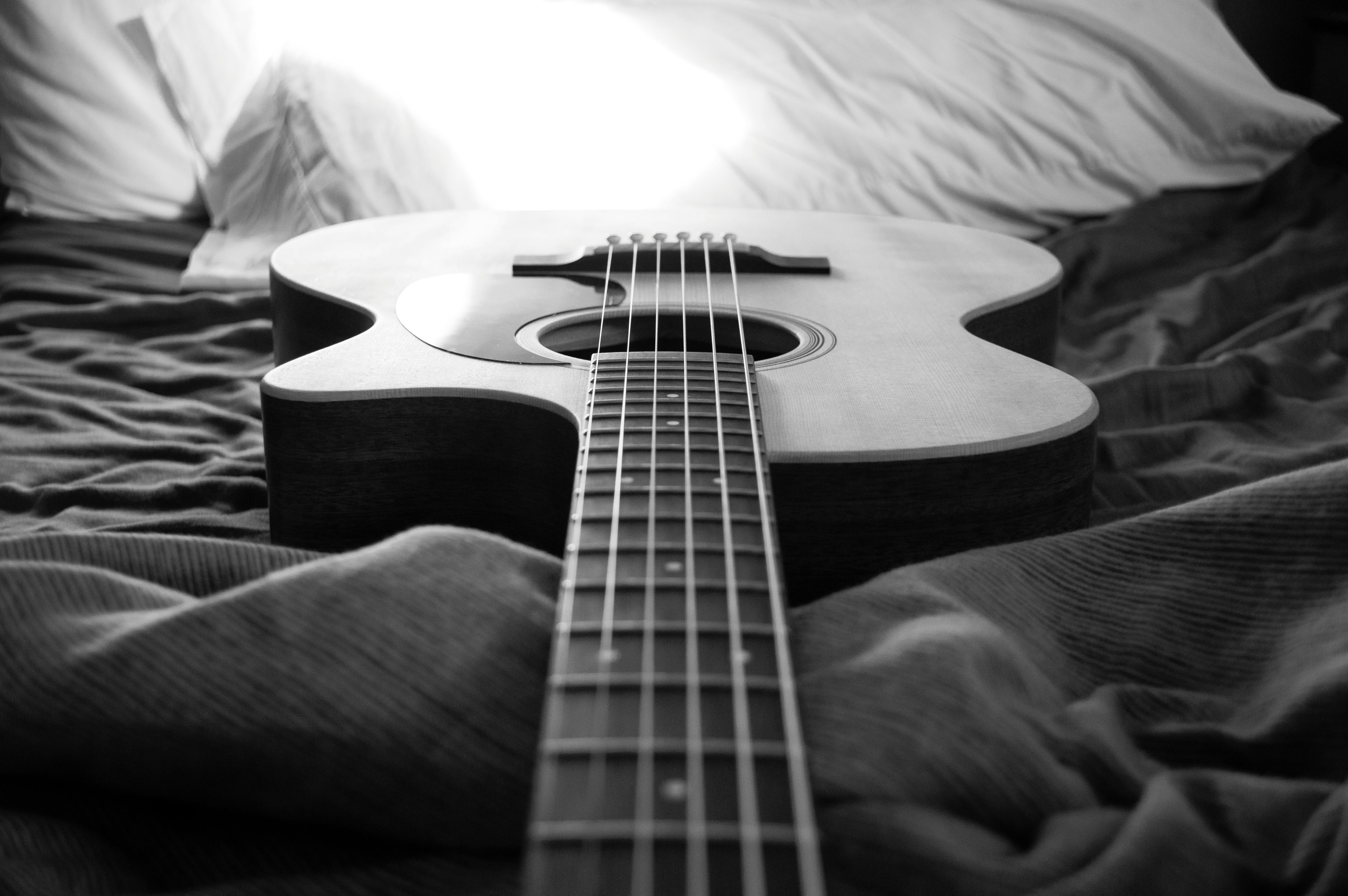Free stock photos of acoustic guitar · Pexels