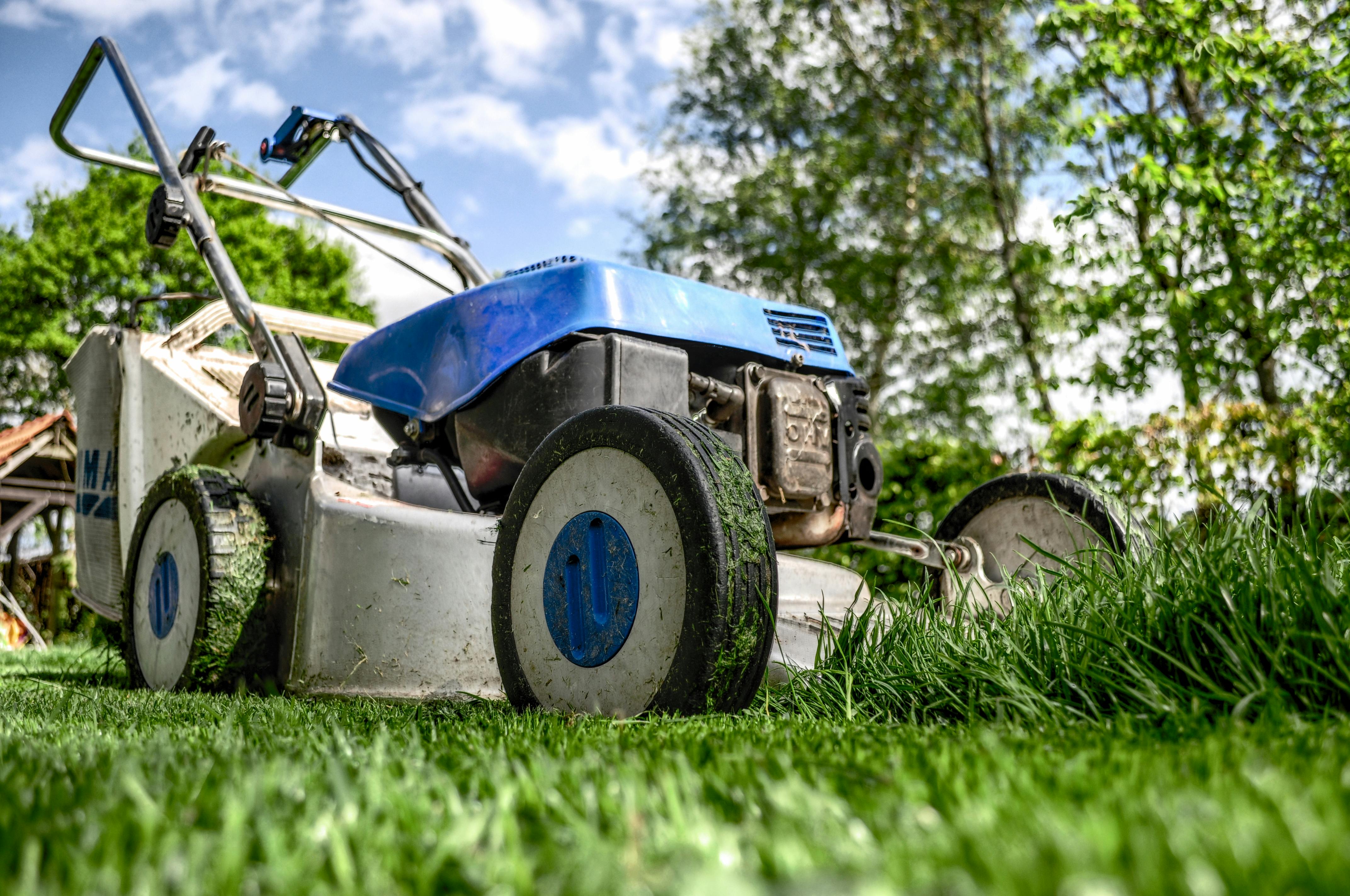 Free stock photos of lawn mower · Pexels