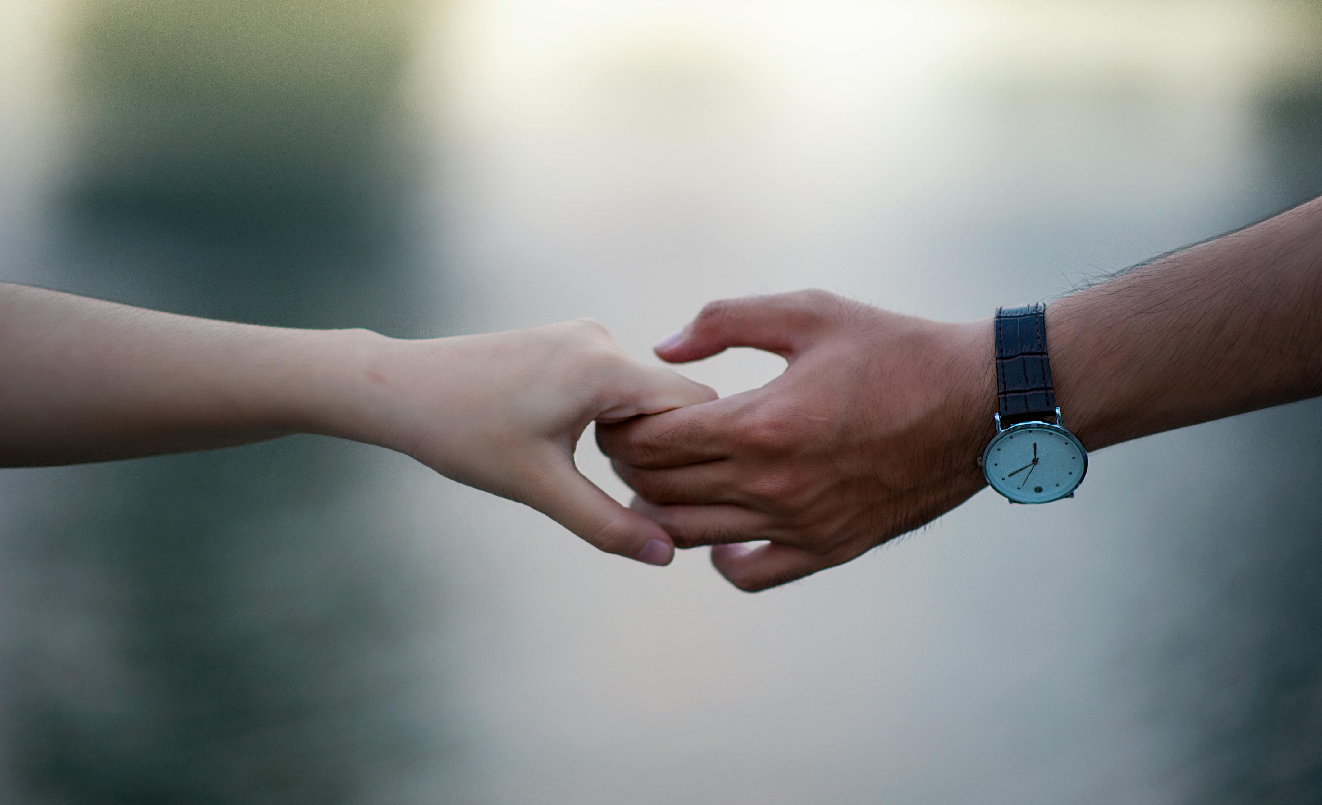 Free stock photos of holding hands · Pexels